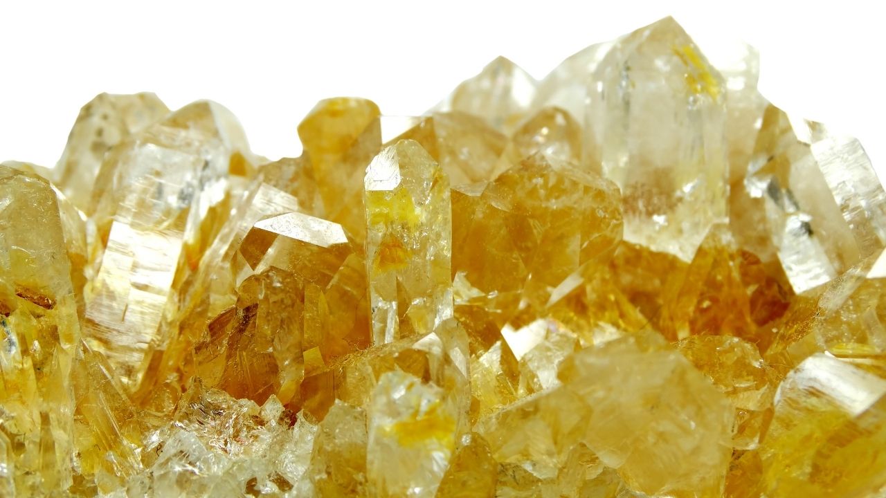 How To Use Citrine: 15 Money Manifestation Tips + Benefits