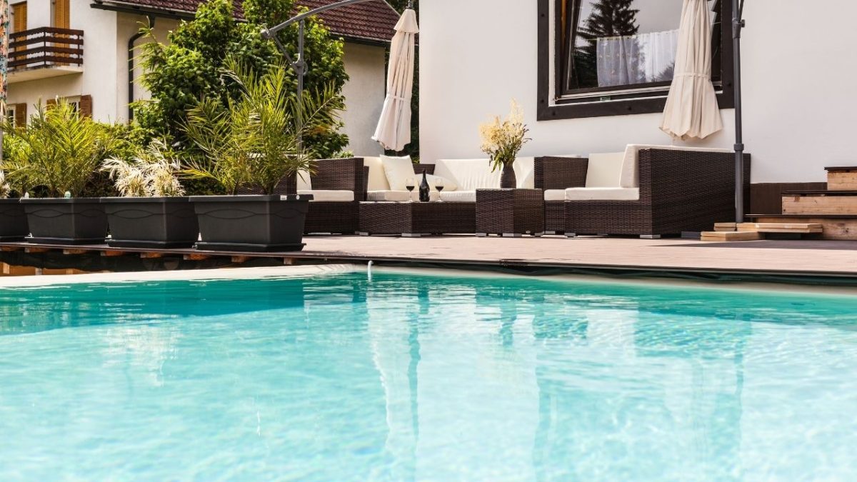 10 Lucky Rules: How To Feng Shui Swimming Pool (2025)