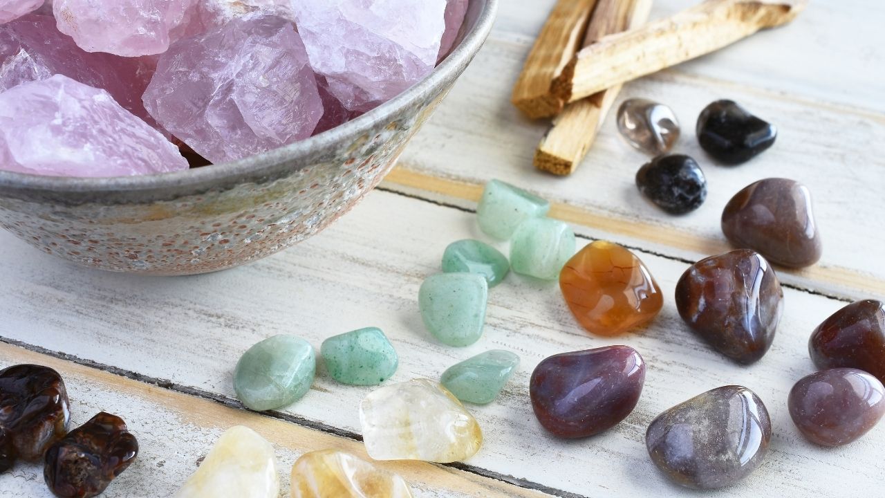 11 Crystals For Protection: Benefits | How To Use Guide