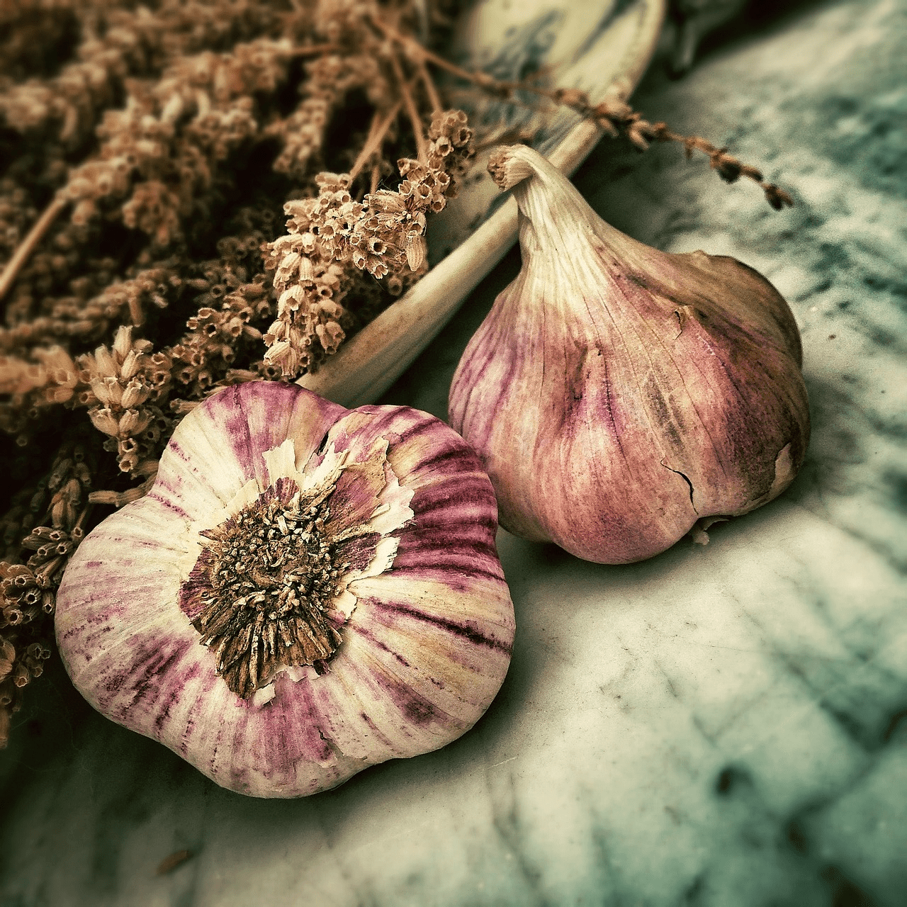 Garlic Feng Shui For Opportunities: Meaning + Uses